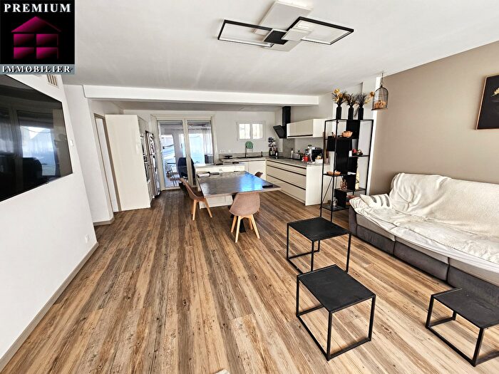 Maison à vendre - Saint-Estève - 6 pièces - 5 chambres