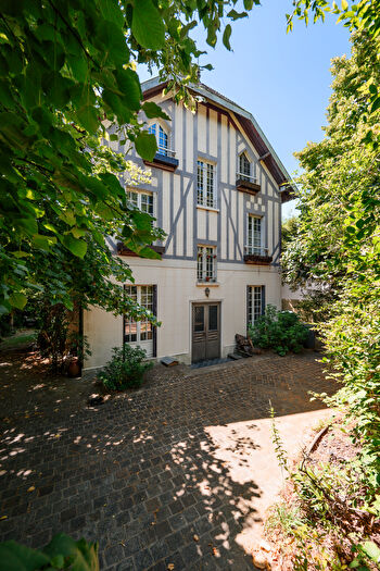 Maison à vendre - Sèvres, Croix-Bosset, Monesse, Brancas - 8 pièces - 5 chambres