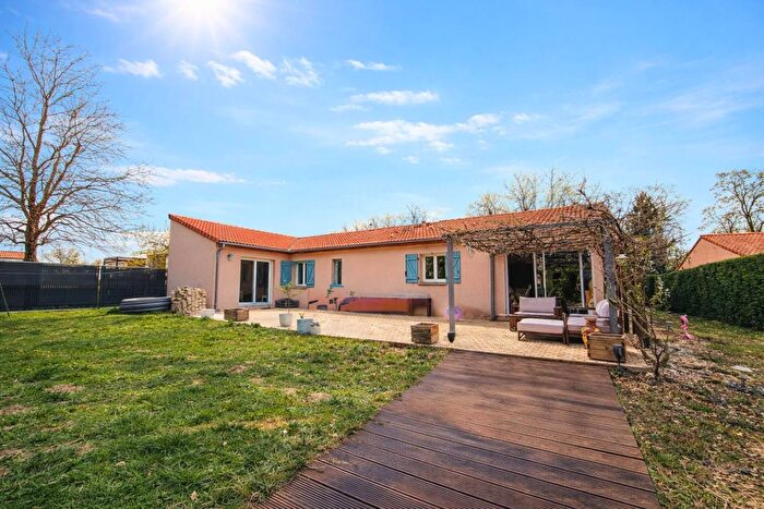 Maison à vendre - Orléat - 7 pièces - 4 chambres