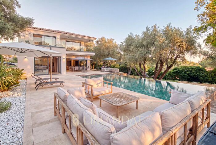 Maison 6 pièces à Valbonne, Val de Cuberte, Les Parés, Les Peyrouos, à louer
