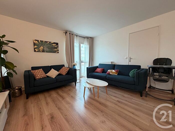 Appartement à vendre - Évry, Les Pyramides - 3 pièces - 2 chambres