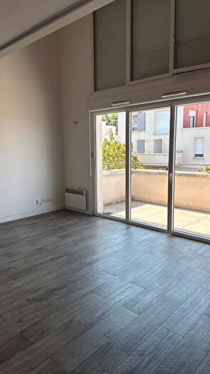Villemomble, Époque : Appartement 3 pièces à louer