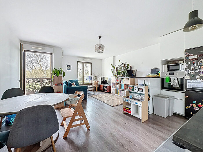 Appartement à vendre - Saint-Cyr-lécole, Fontaine Saint-Martin - 3 pièces - 2 chambres