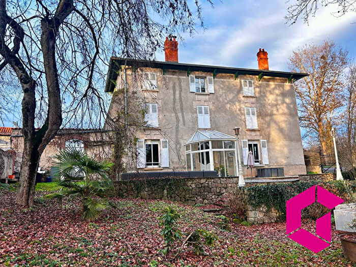 Maison à vendre - Néronde-sur-Dore - 6 pièces - 4 chambres