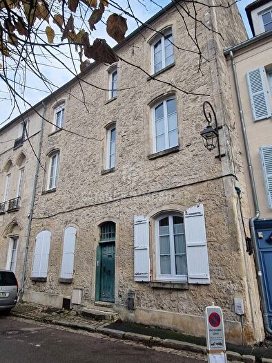 Appartement à louer - Centre Ville, Crépy-en-Valois - 1 pièce