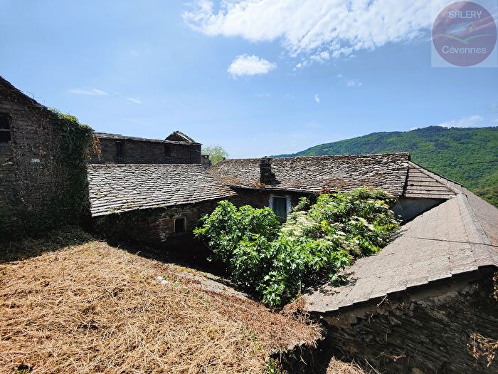 Maison à vendre - Saint-Martin-de-Lansuscle - 7 pièces - 4 chambres