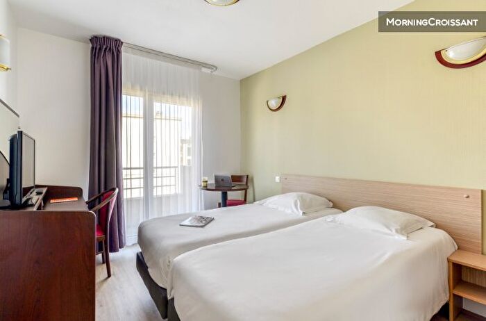 Appartement à louer - Béziers, Champ de Mars - 1 pièce