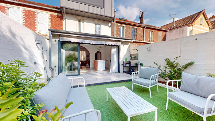 Maison à vendre - Saint-Ouen, Centre-ville - 4 pièces - 3 chambres