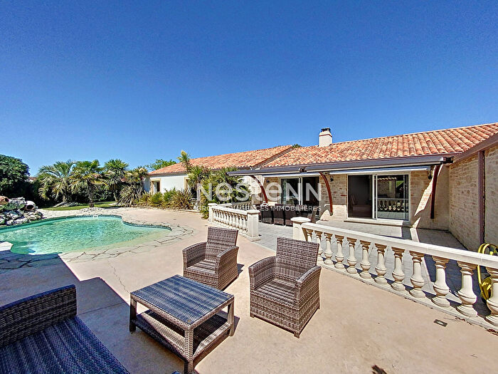 Maison à vendre - Saint-Gilles-Croix-de-Vie - 6 pièces - 4 chambres