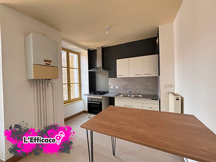 Appartement à louer - Luxeuil-les-Bains - 5 pièces - 3 chambres