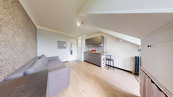 Amphitheatre, Rodez : Appartement 1 pièce à louer