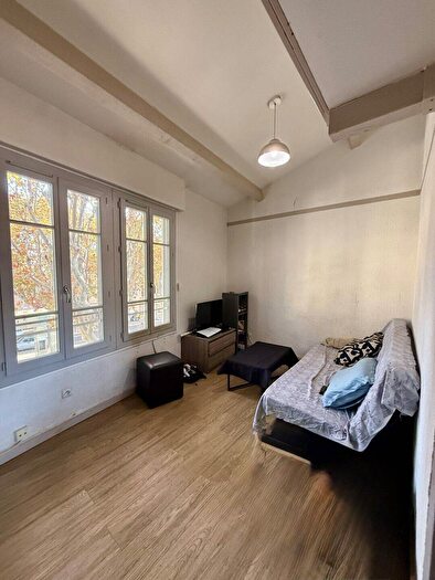 Appartement à louer - Nîmes - 1 pièce - 1 chambre