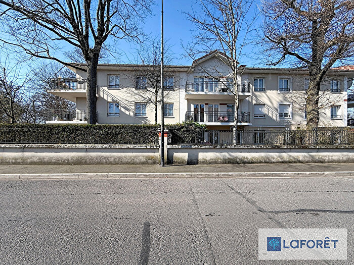 Appartement à vendre - Le Plessis-Trévise, Marbeau, Coeuilly - 3 pièces - 2 chambres