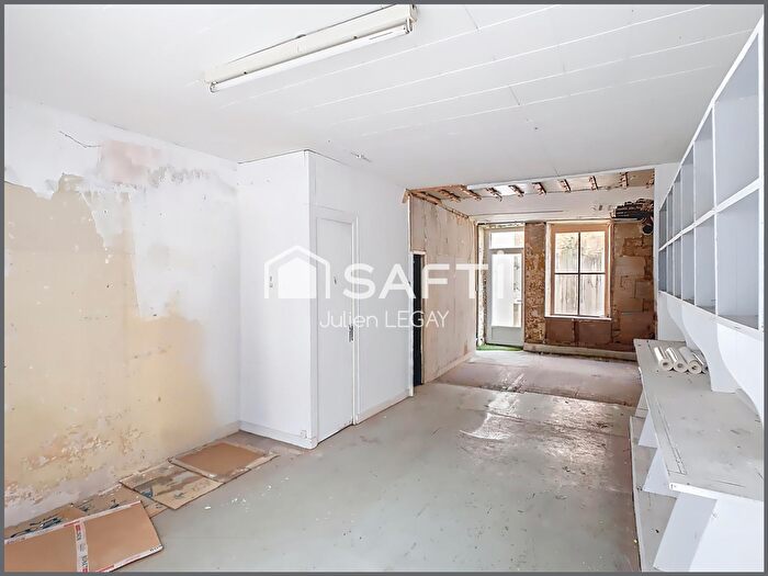 Maison à vendre - Saint-Maixent-lécole - 5 pièces - 4 chambres