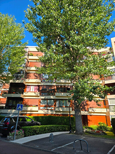 Appartement à louer - Le Chesnay, Pré-Vert - 1 pièce