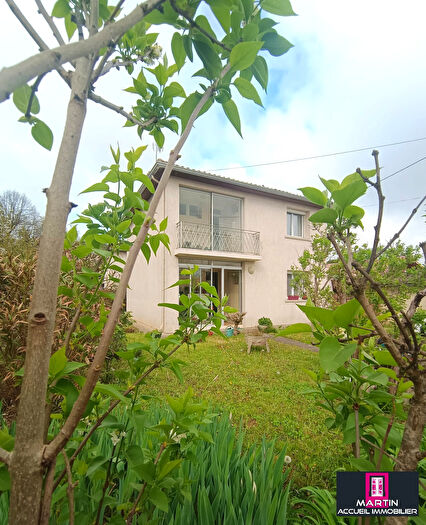 Maison à vendre - LIsle-Jourdain - 4 pièces - 3 chambres