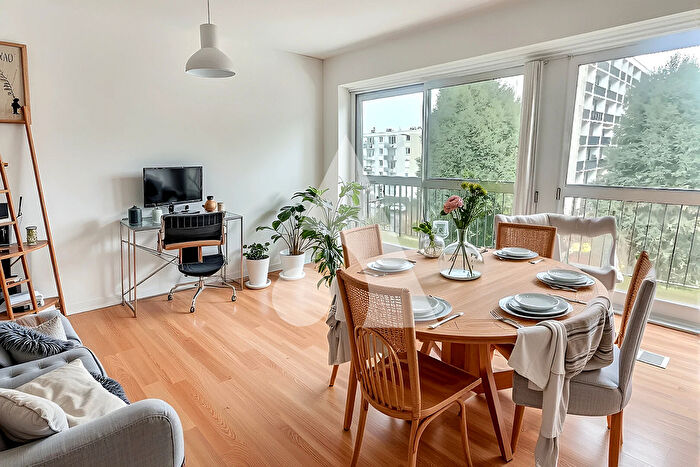 Appartement à vendre - Pontoise, Les Louvrais - 5 pièces - 3 chambres