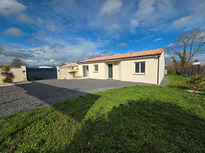 Maison à vendre - La Couronne - 5 pièces - 3 chambres