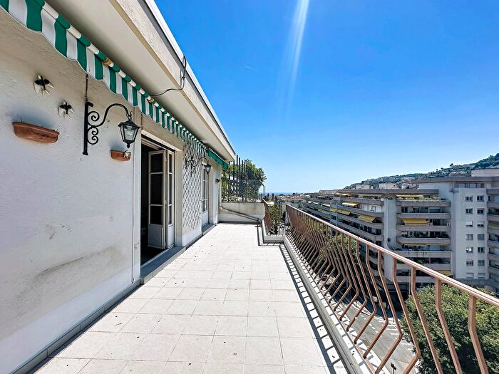 Nice, Poètes : Appartement 3 pièces à vendre