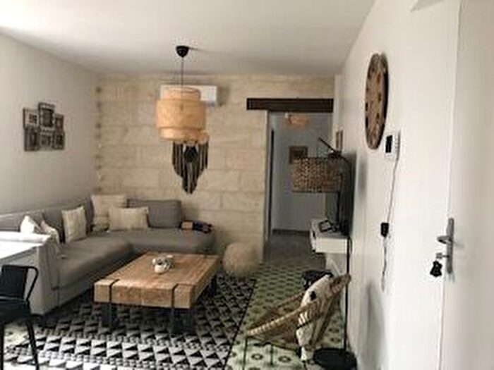 Beaucaire, Saint-Joseph, Route de Fourques : Appartement 3 pièces à louer