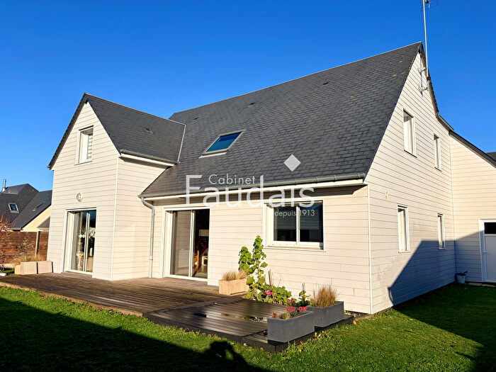 Maison à vendre - Gouville-sur-Mer - 7 pièces - 5 chambres