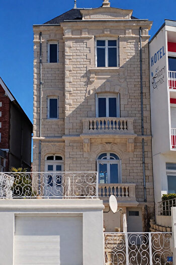 Maison 8 pièces à Royan, Centre-ville, à vendre