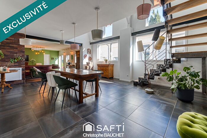 Maison à vendre - Bourg-en-Bresse, Gare, Peloux-Mail, Citadelle - 5 pièces - 3 chambres