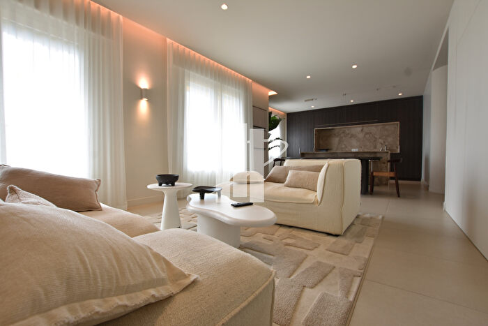 Appartement à vendre - Saint-Raphaël, Centre-ville - 3 pièces - 2 chambres