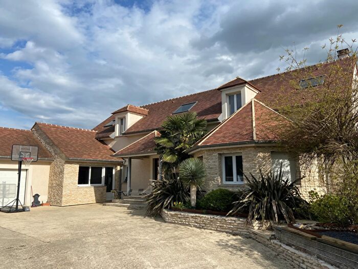 Maison à vendre - Thoiry - 10 pièces - 8 chambres