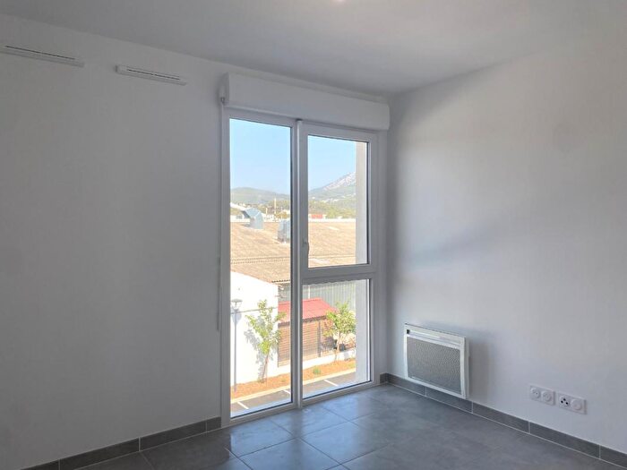 Appartement à louer - La Garde, Les Plantades, Saint-Michel - 1 pièce