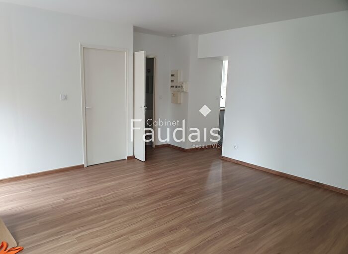 Appartement à louer - Tessy-sur-Vire - 2 pièces - 1 chambre