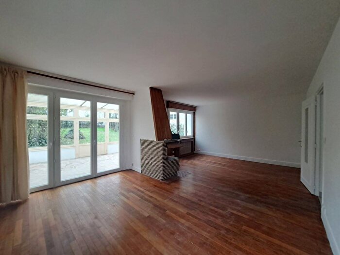 Maison à louer - Létang-la-Ville - 5 pièces - 4 chambres