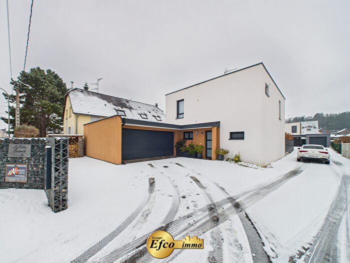 Maison à louer - Bartenheim - 7 pièces - 4 chambres