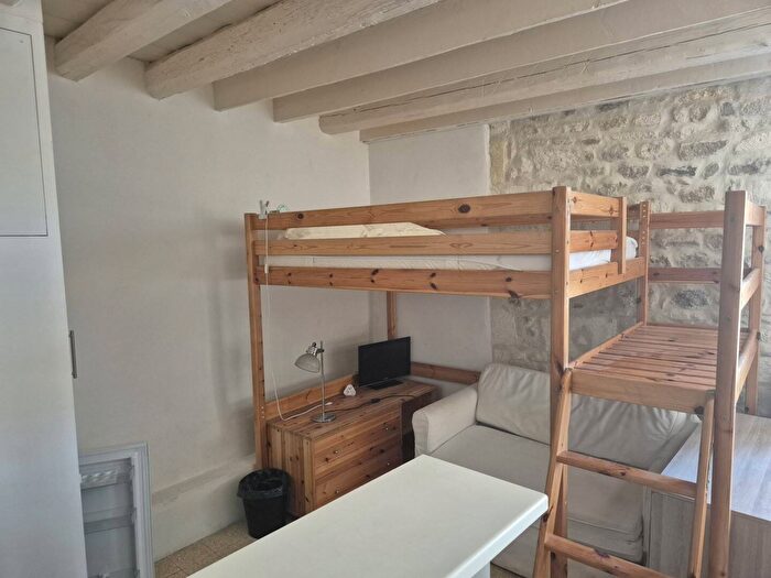 Appartement à louer - Arles - 1 pièce