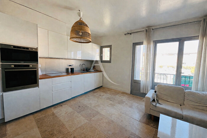 Appartement à louer - Carcassonne, Cité Médiévale, Barbacane, Trivalle - 2 pièces - 1 chambre