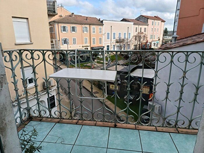 Appartement à louer - Centre Ville-Louis Blanc, Alès - 3 pièces - 2 chambres