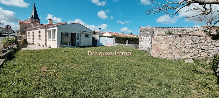 Saint-Denis-du-Payré : Maison 3 pièces à vendre