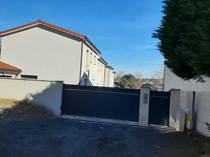 Maison à louer - Grande Couronne, Saint-Just-Saint-Rambert - 4 pièces