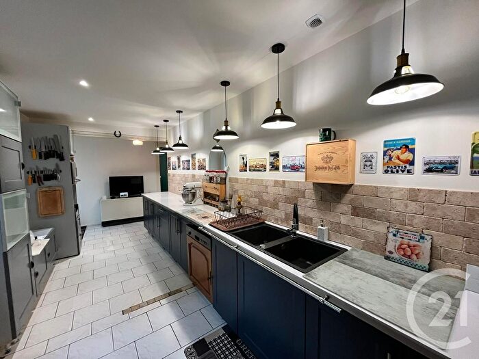 Maison à vendre - Saint-Clément-sur-Valsonne - 5 pièces - 3 chambres