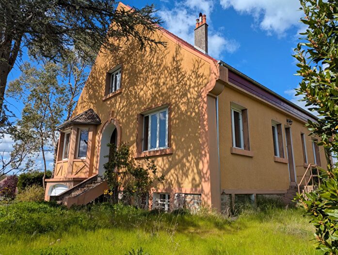 Maison à vendre - Saint-Benoît-du-Sault - 5 pièces - 3 chambres