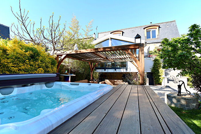 Maison 6 pièces à vendre - Neuilly-Plaisance, Eglise, Gare