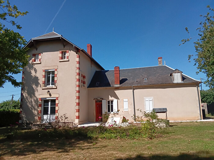 Ourouer-les-Bourdelins : Maison 9 pièces à vendre