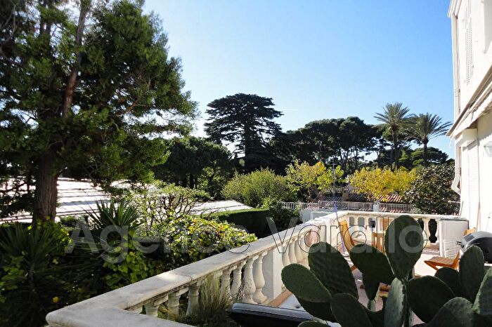 Appartement à louer - Antibes, Juan-les-Pins, Le Cap - 2 pièces - 1 chambre