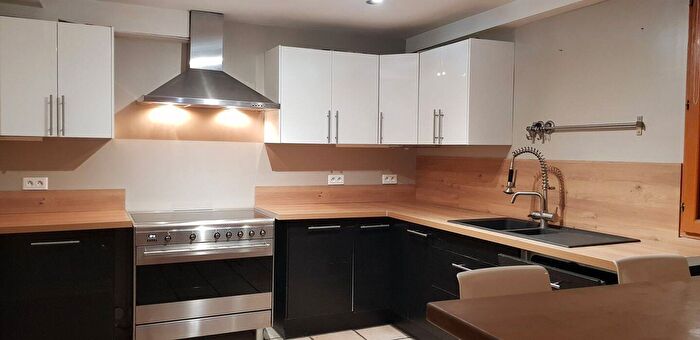 Maison à louer - Saint-Chamas - 7 pièces - 4 chambres