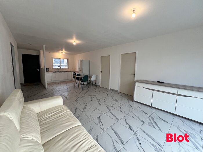 Maison à louer - Châteaubourg - 4 pièces - 3 chambres