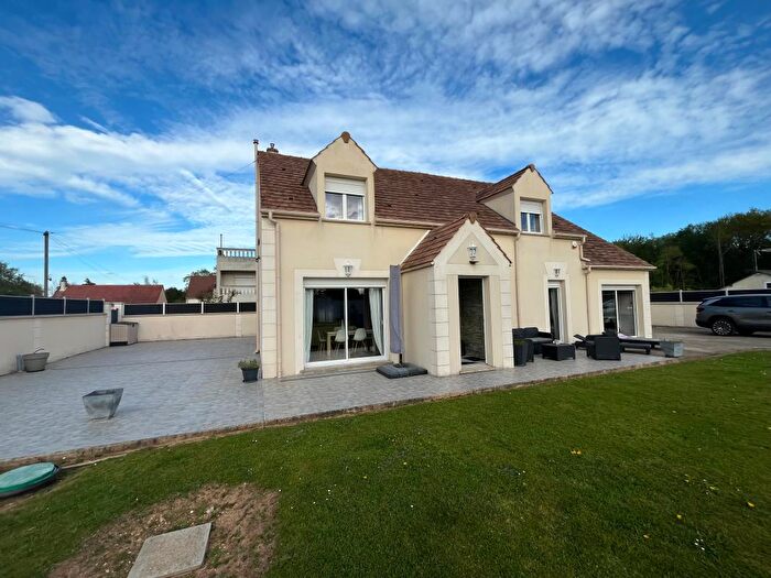 Maison 7 pièces à Ouerre, à vendre