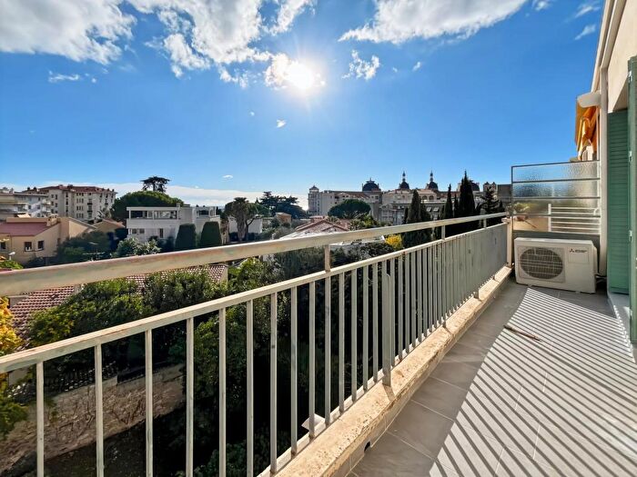 Appartement 3 pièces à louer - Nice, Rimiez