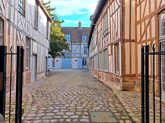 Appartement à louer - Centre Ville, Beauvais - 2 pièces - 1 chambre