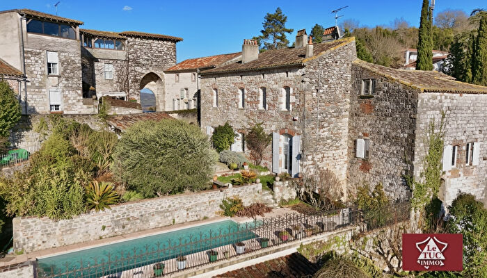 Maison à vendre - Penne-dAgenais - 11 pièces - 5 chambres