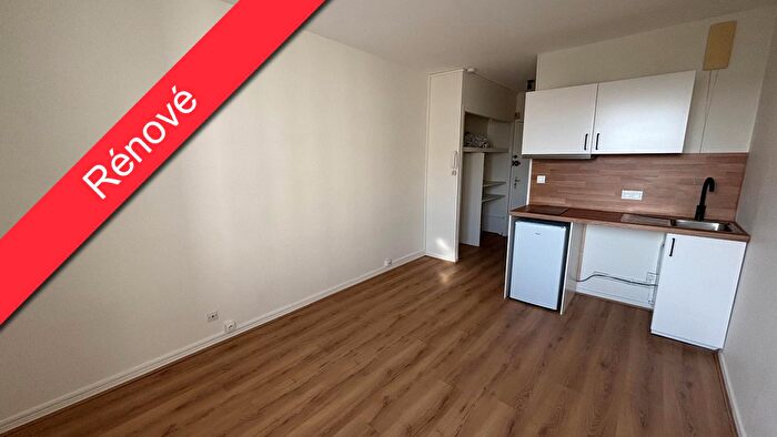 Appartement à louer - Clermont-Ferrand, Saint-Jacques - 1 pièce